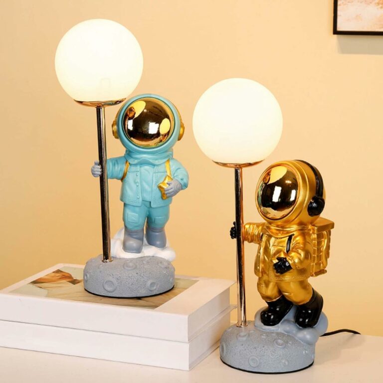 Modern Astronaut LED Table Lamp - HoMafy